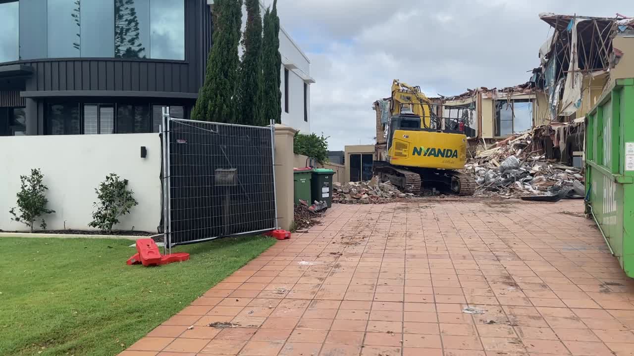 Demolition Process: Sorting Scrap Metal & Site Safety