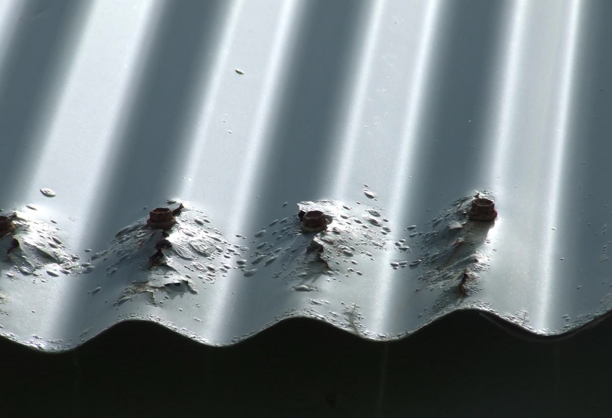Choosing the Right Screws for Metal Roofing: A Guide